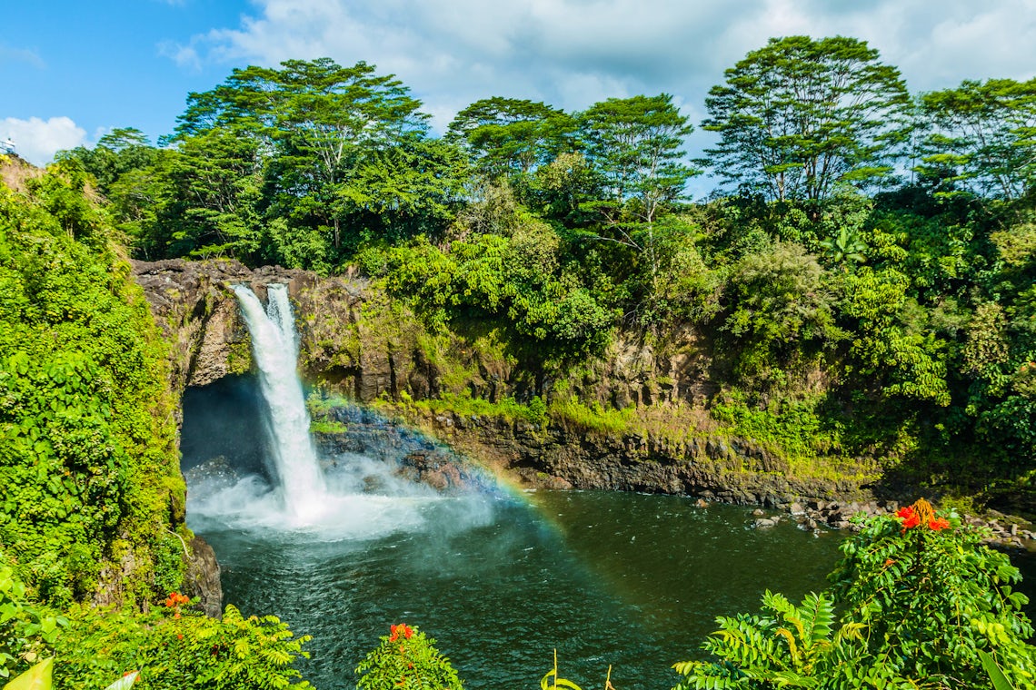 Pride of America 7 nt cruise dep Honolulu 17 Apr 2027 from $5,037pp